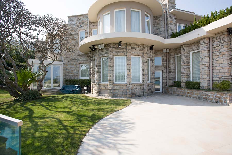 Planting Pleasures with Leslie Buck - Hong Kong Property - L